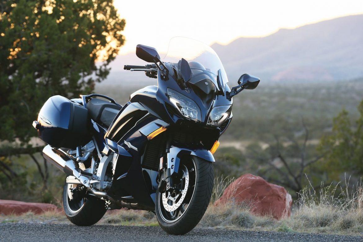 2016 Yamaha FJR1300ES Review | The Magic Number is 6