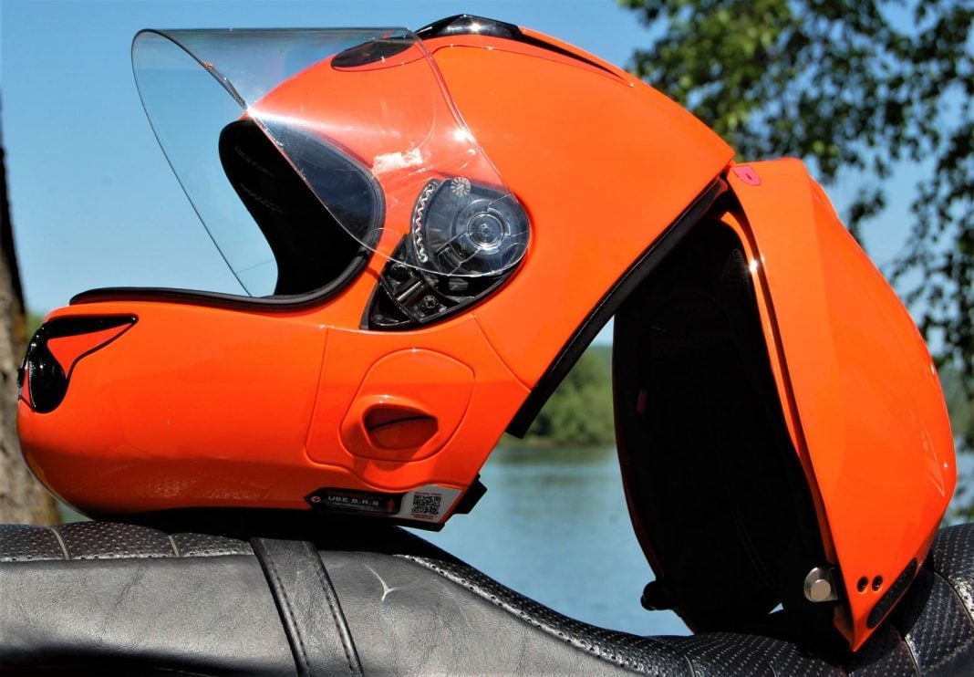 Vozz RS 1.0 Rear-entry Motorcycle Helmet Review: A Radical New Answer ...
