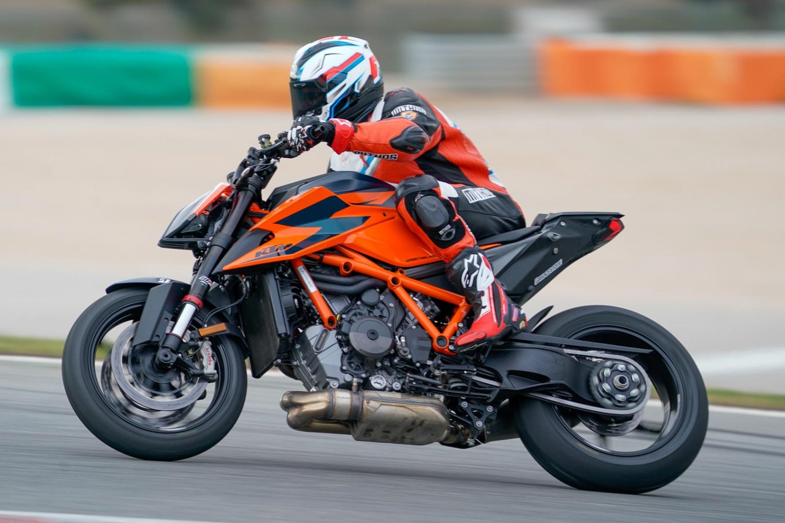2020 KTM 1290 Super Duke R Review (19 Fast Facts)