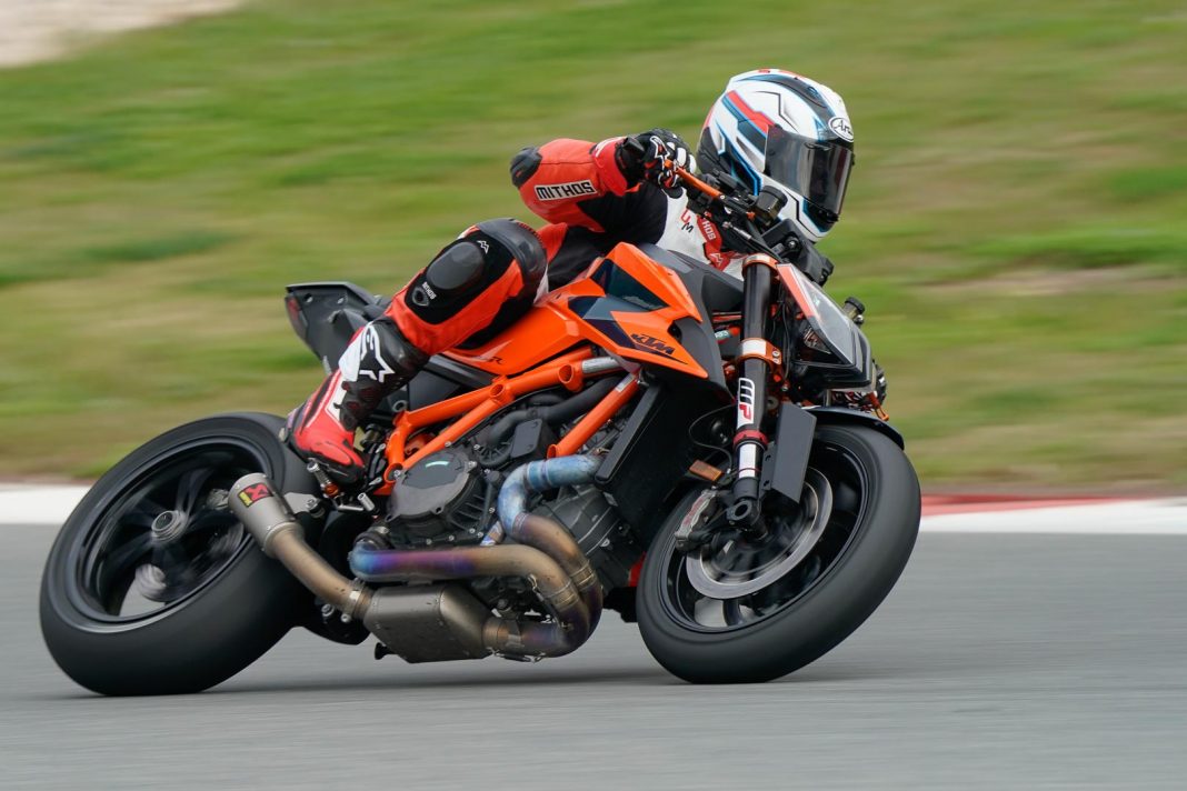 2020 KTM 1290 Super Duke R Review (19 Fast Facts)