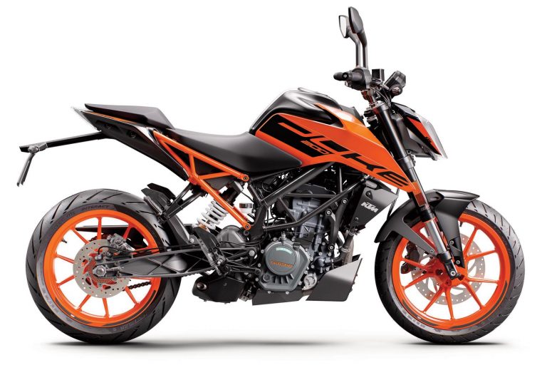2020 KTM 200 Duke First Look (8 Fast Facts, Specs, and Photos)