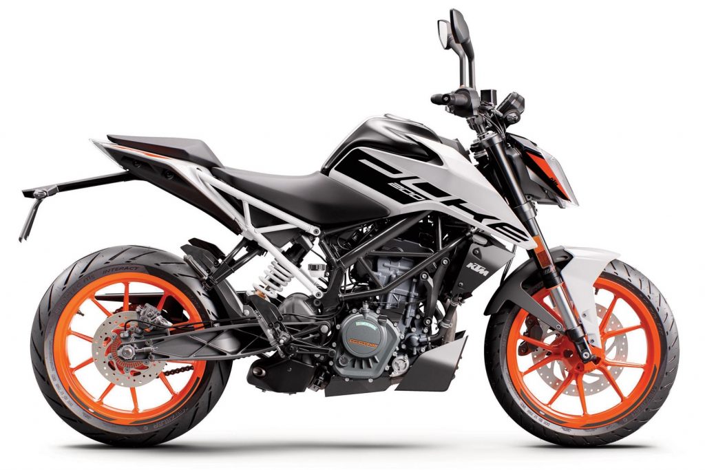 2020 KTM 200 Duke First Look (8 Fast Facts, Specs, and Photos)