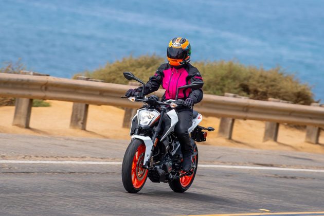 2020 KTM 200 Duke Review: Urban Motorcycle (15 Fast Facts)