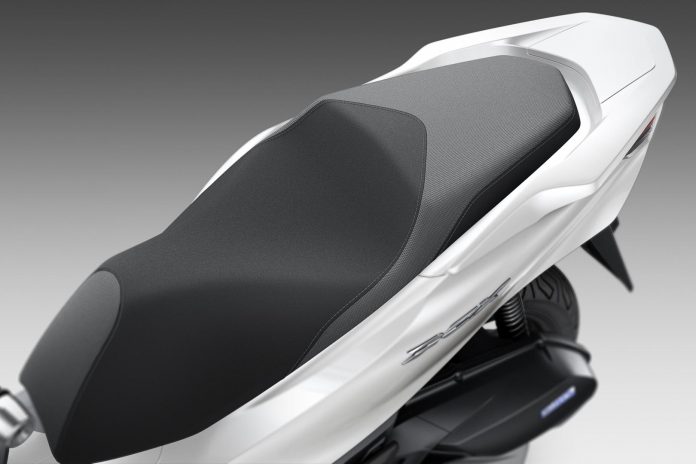 2022 Honda PCX First Look (+ ’22 Ruckus and Metropolitan)