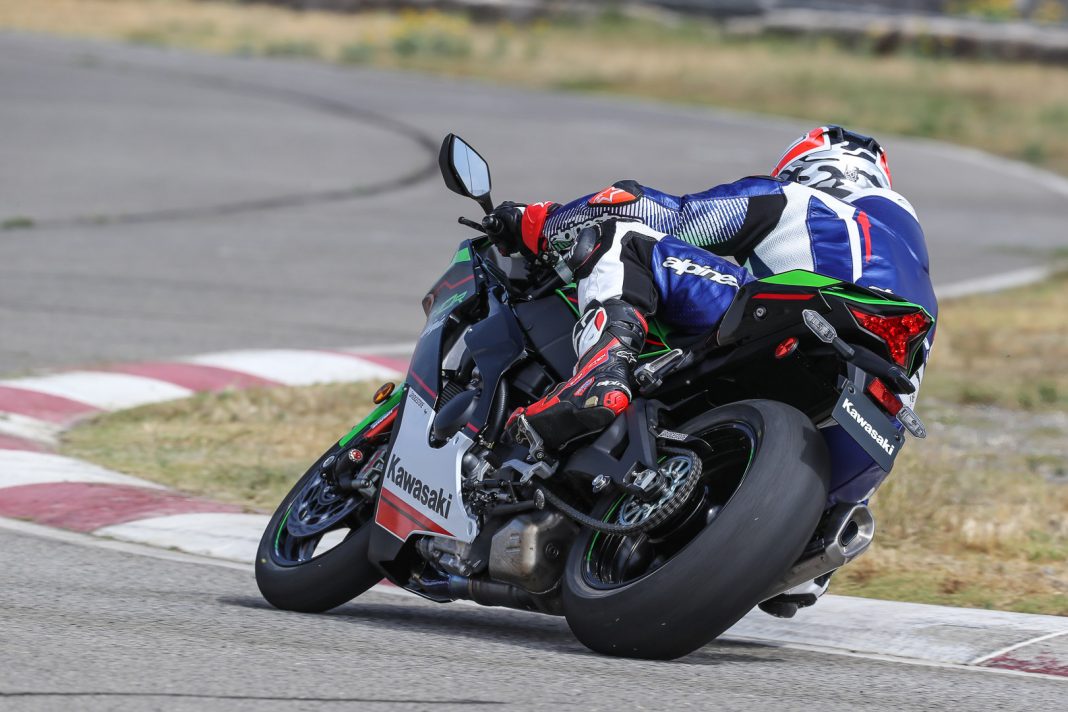 2021 Kawasaki Ninja ZX-10R Review (17 Fast Facts From the Track)