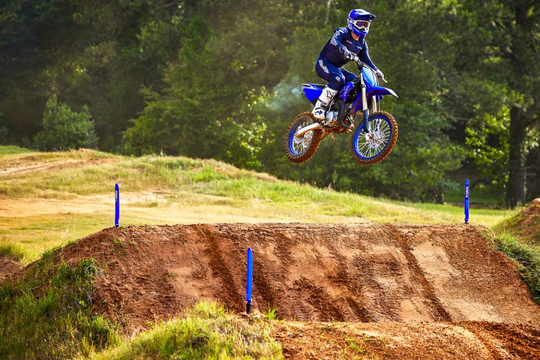 2022 Yamaha YZ85LW First Look (7 Fast Facts + 18 Photos)