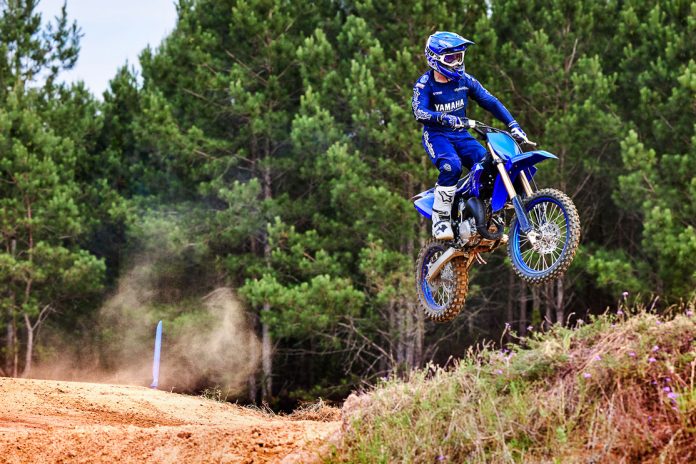 2022 Yamaha YZ85LW First Look (7 Fast Facts + 18 Photos)