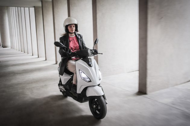 2022 Piaggio 1 Lineup First Look: 3 Electric Scooters (14 Fast Facts)