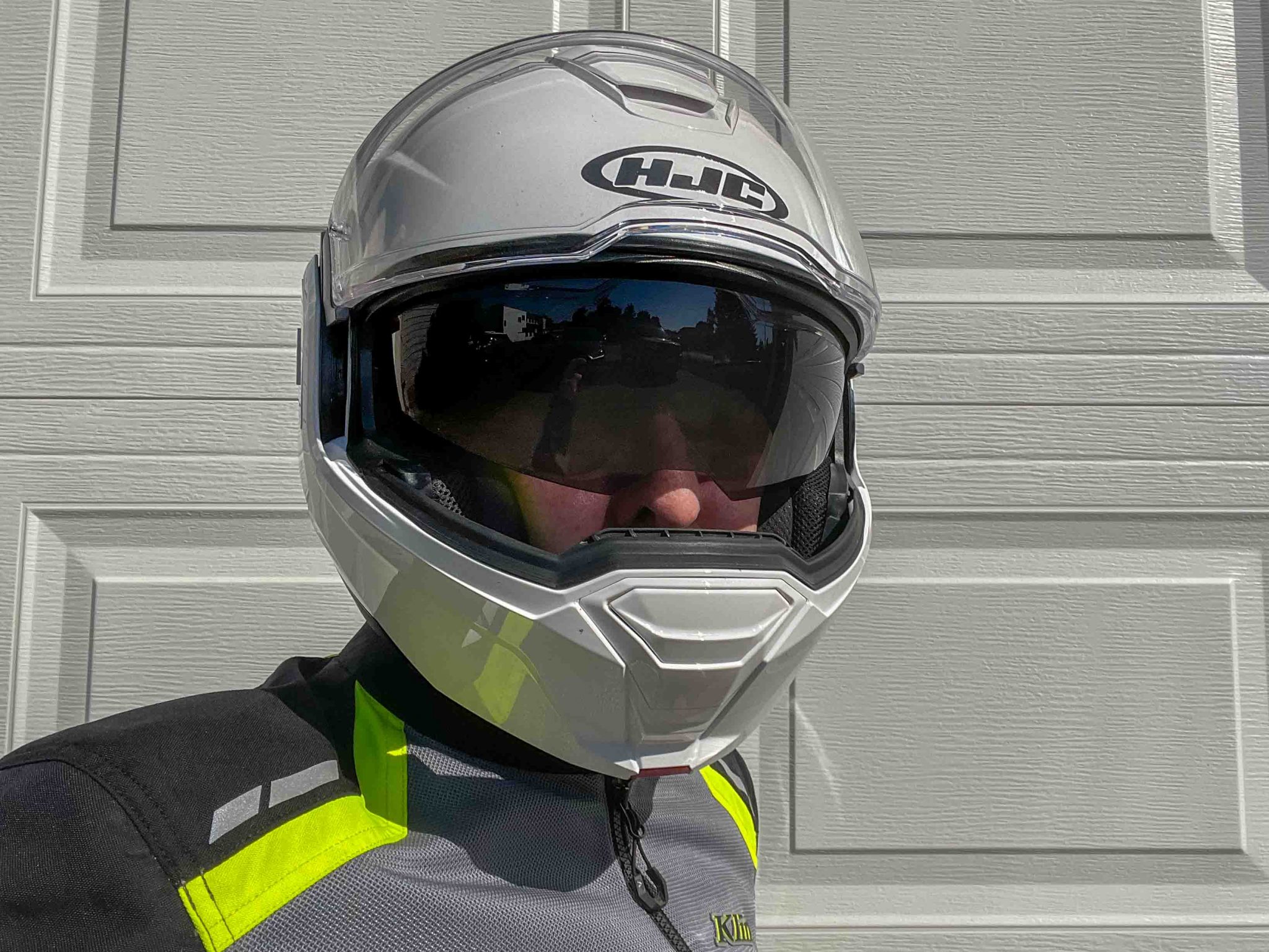 Top 11 Motorcycle Helmet Innovations [Safety and Convenience]