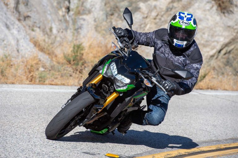 2022 Kawasaki Z900 SE Review [10 Fast Facts From the Canyons]