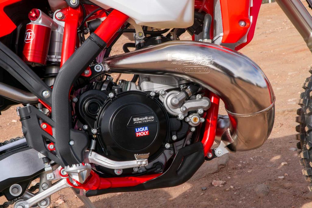 2023 Beta 300 RR Review [Single-Track to Desert Test]