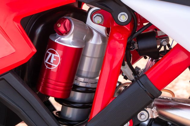 2023 Beta 300 RR Review [Single-Track to Desert Test]